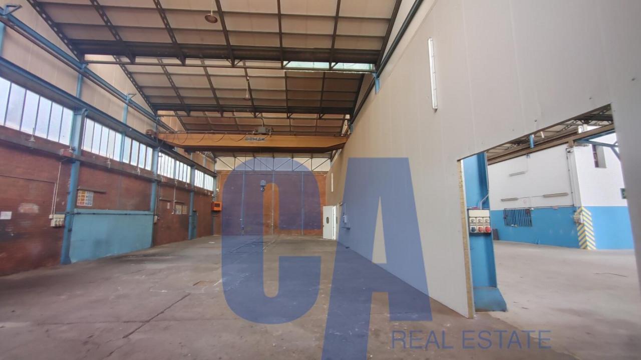 Magazzino in vendita a Segrate