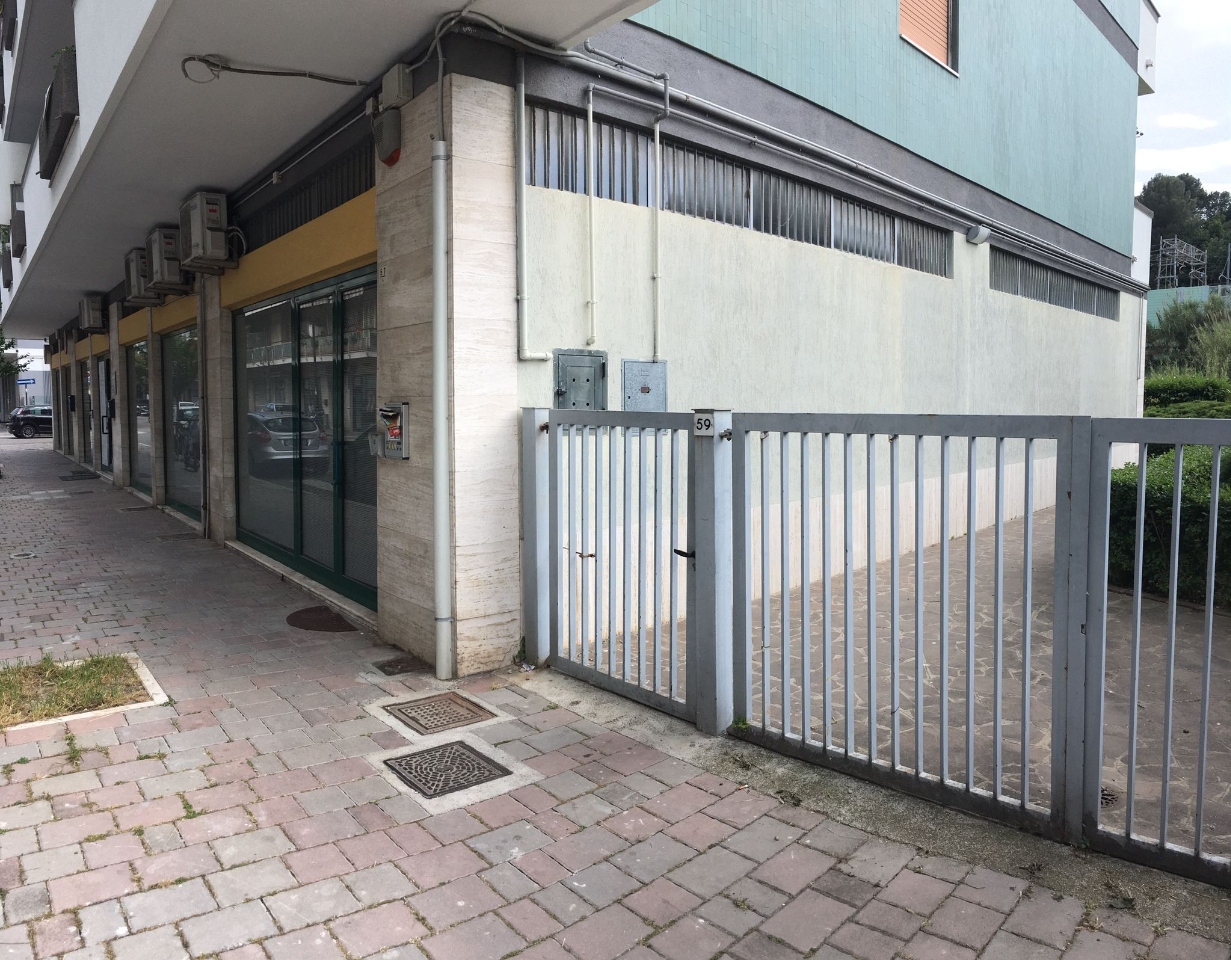 Negozio in vendita a Pescara