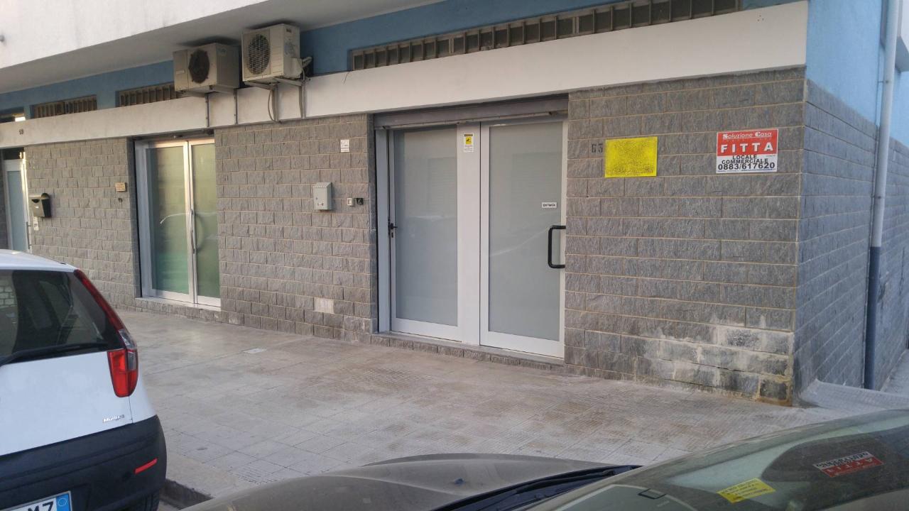 Ufficio in affitto a Canosa Di Puglia