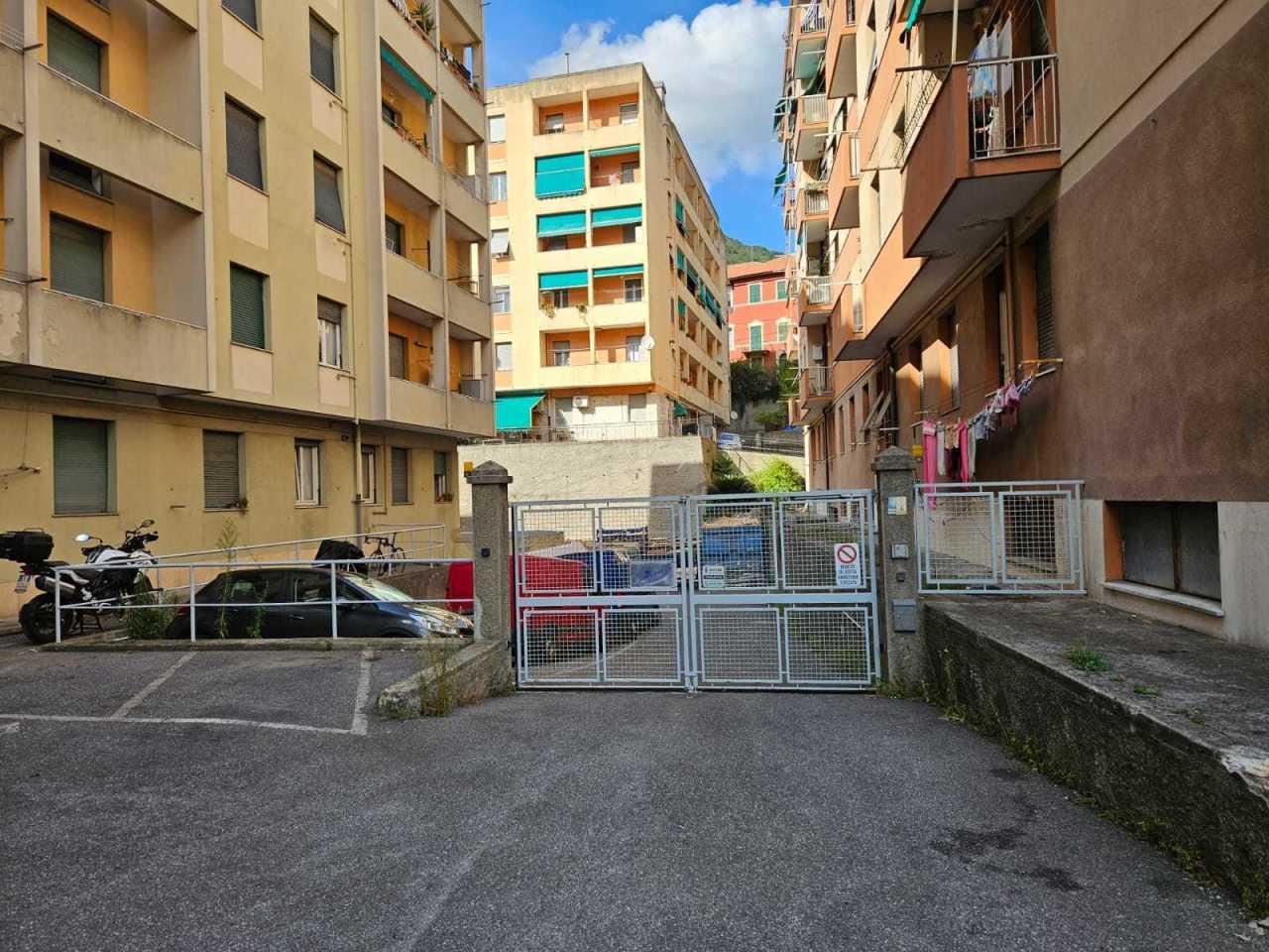 Parcheggio chiuso in vendita a Genova