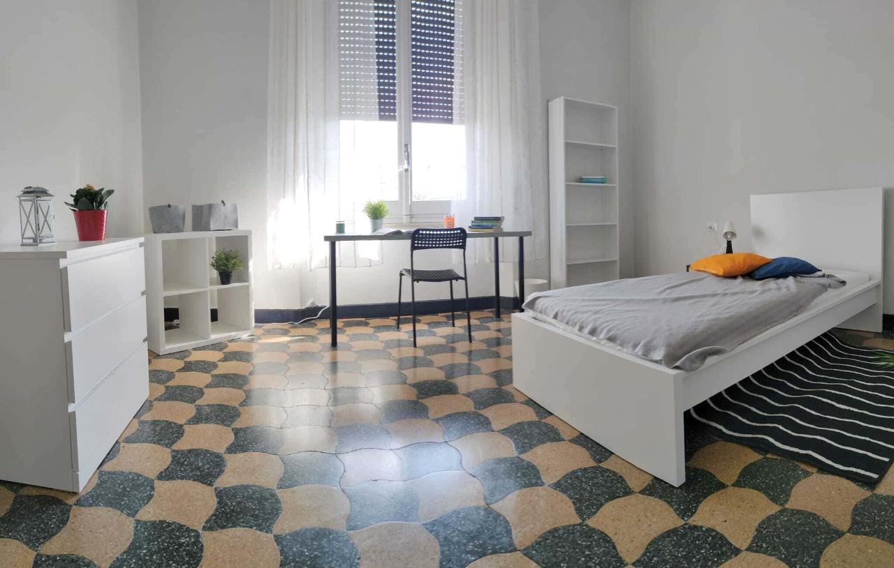 Stanza/Camera in affitto a Parma