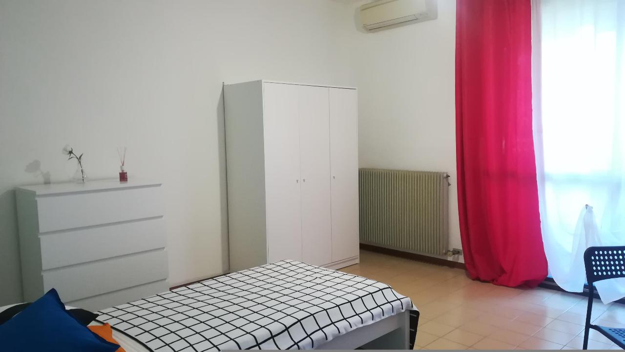 Stanza/Camera in affitto a Parma