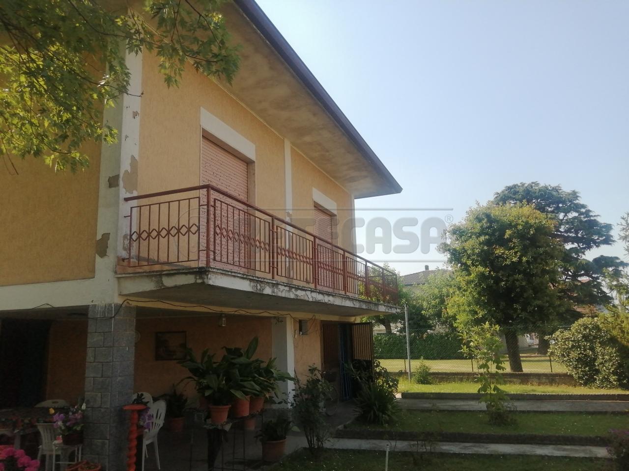 Villa in vendita a Crema