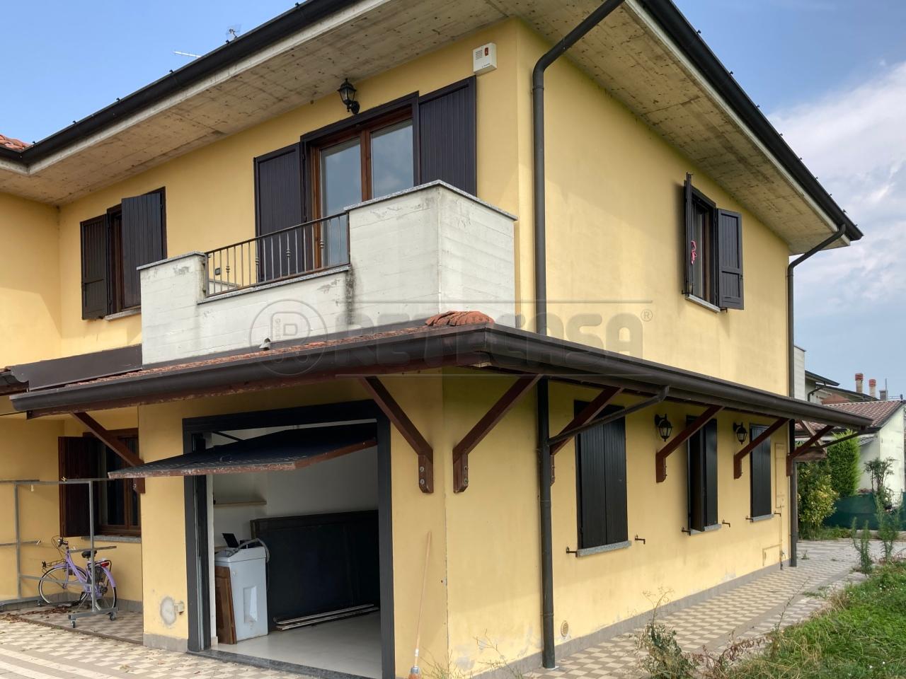 Villa a schiera in vendita a Romano Di Lombardia