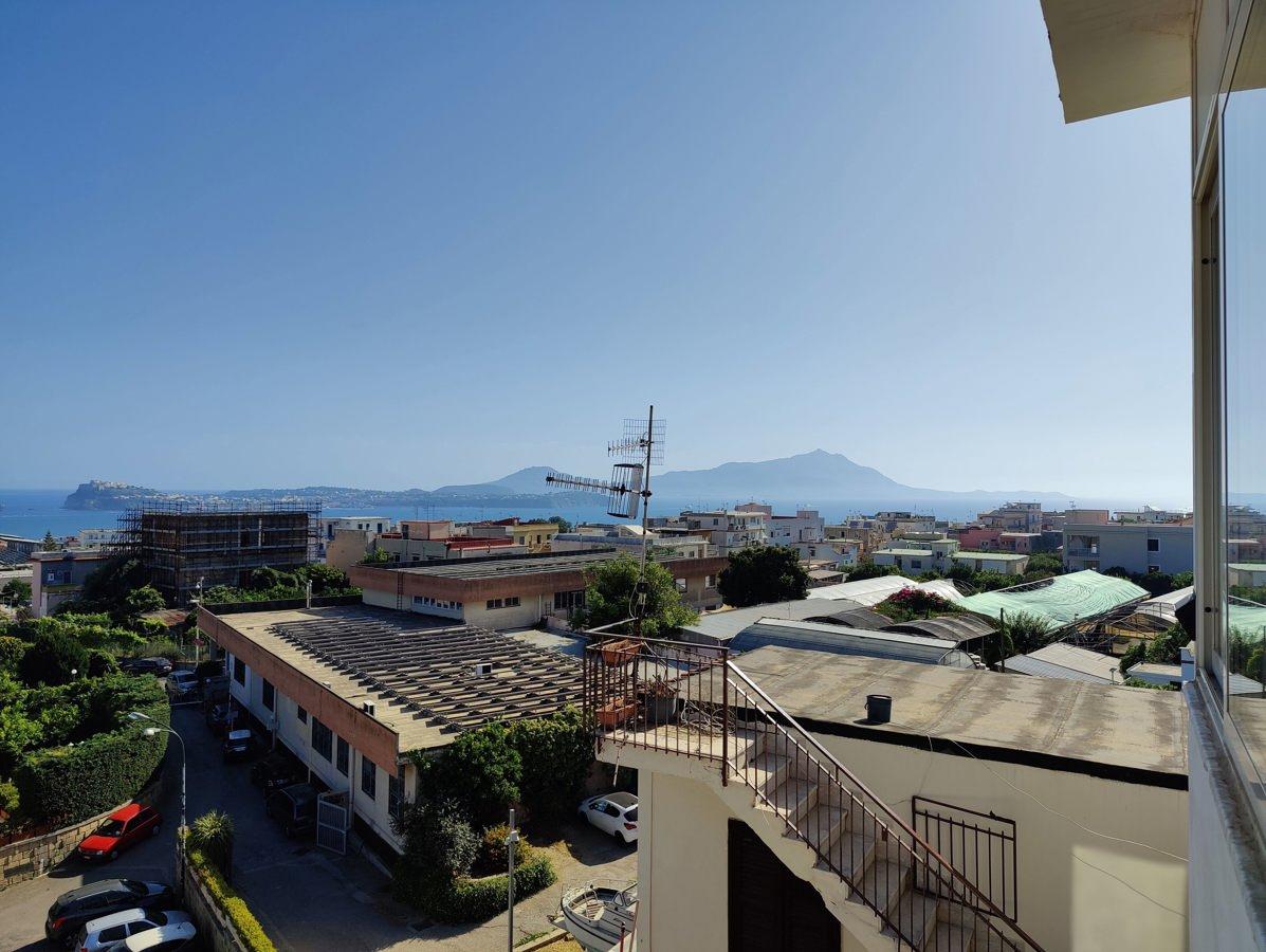 Appartamento in vendita a Monte Di Procida