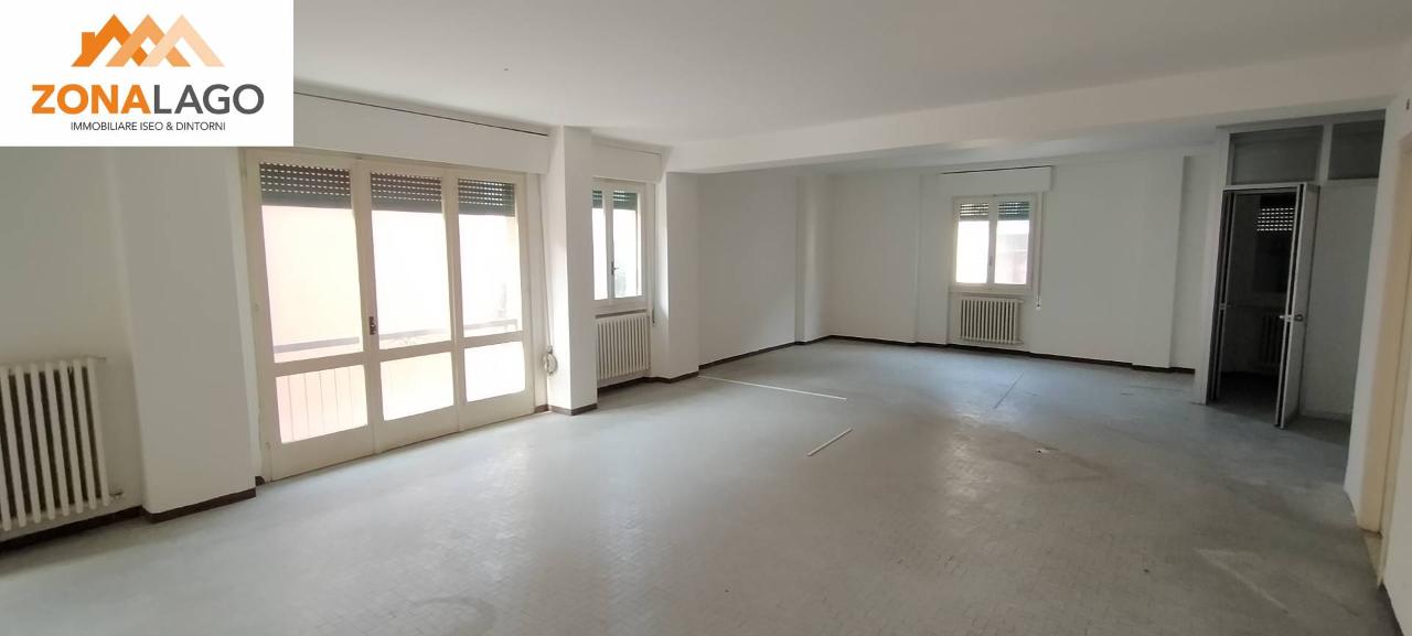 Negozio in vendita a Marone