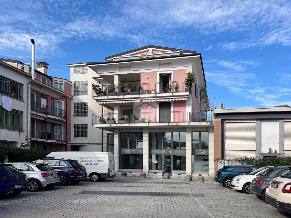 Negozio in affitto a Seregno
