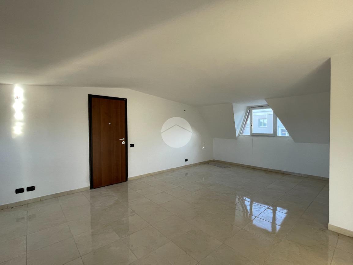 Appartamento in affitto a Seregno