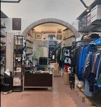 Esercizio commerciale in vendita a Ferrara