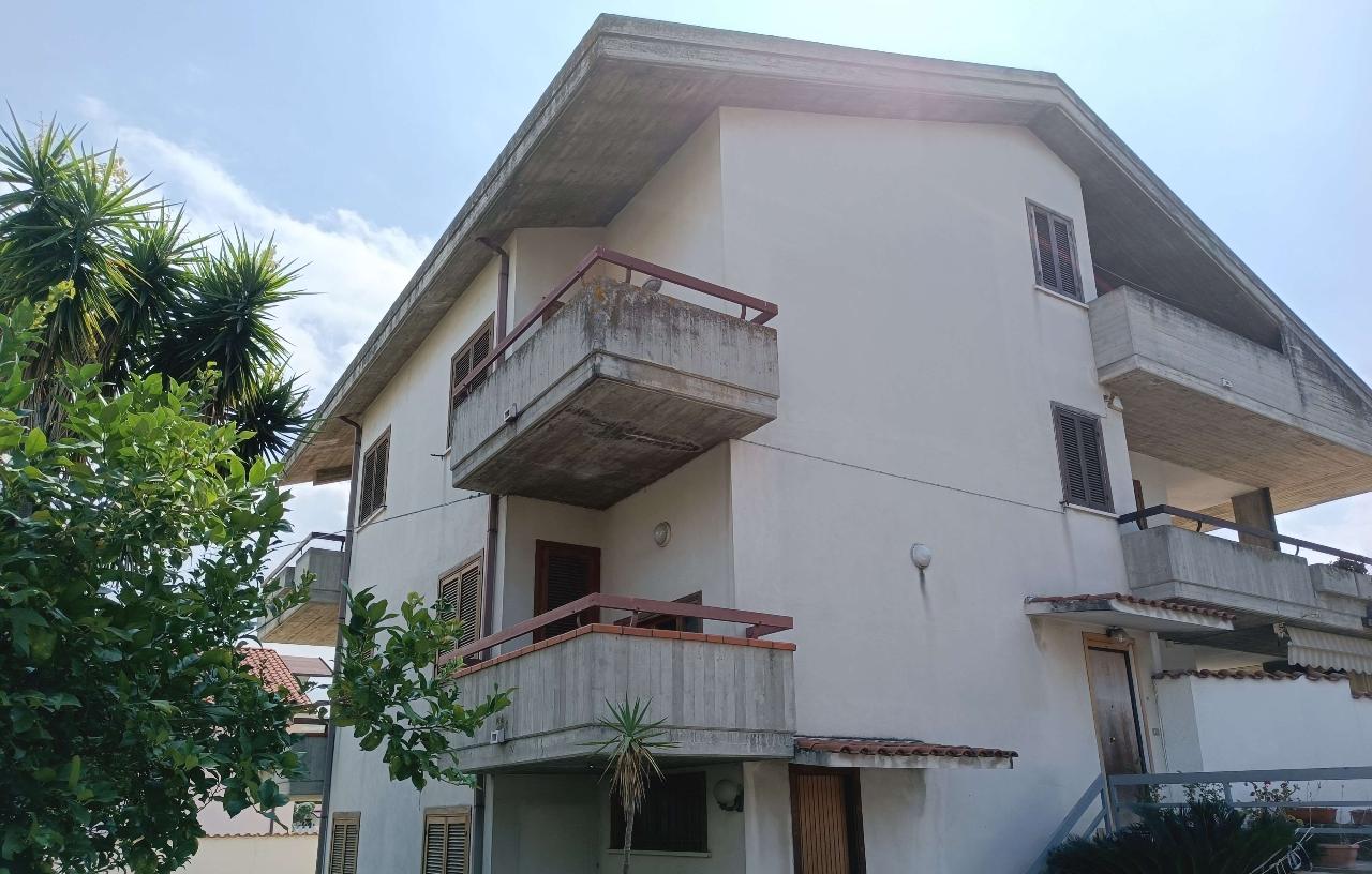 Villa bifamiliare in vendita a Montesilvano