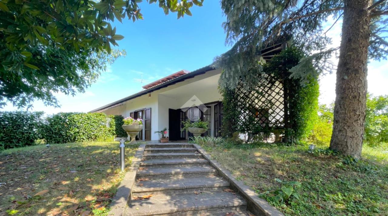 Villa in vendita a Cermenate