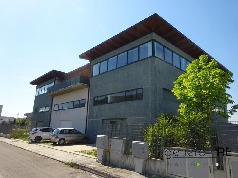 Capannone in vendita a San Giovanni Teatino