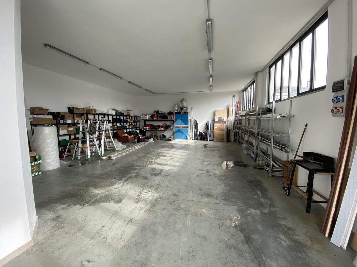 Capannone in vendita a Spirano