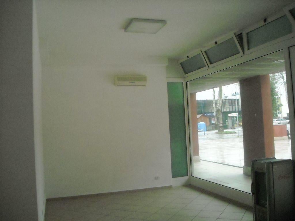 Negozio in affitto a Pistoia