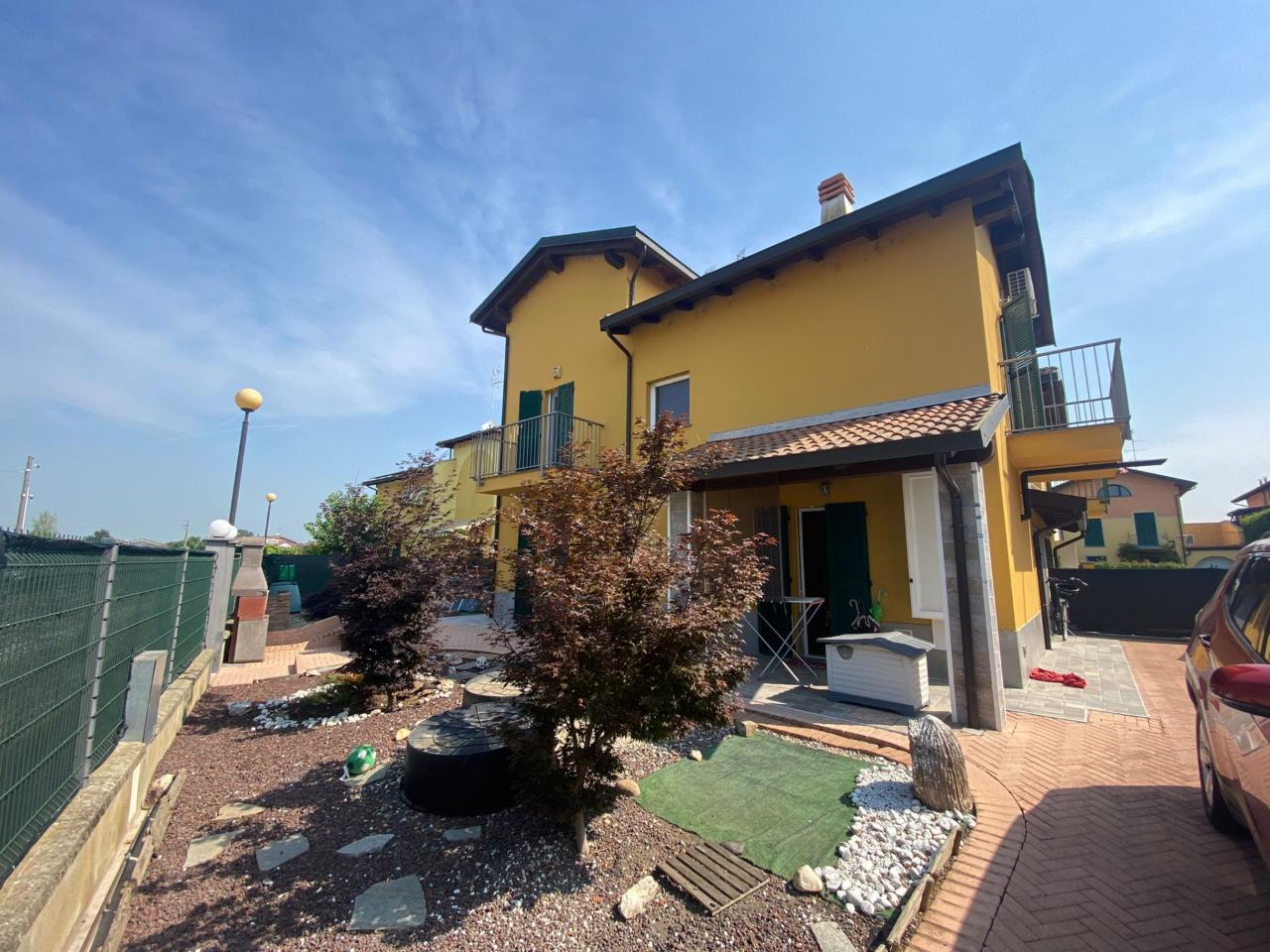 Villa in vendita a Villanova Monferrato