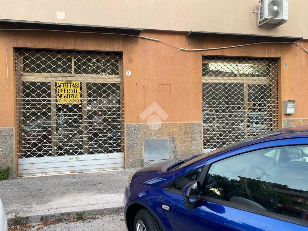 Negozio in affitto a Bologna