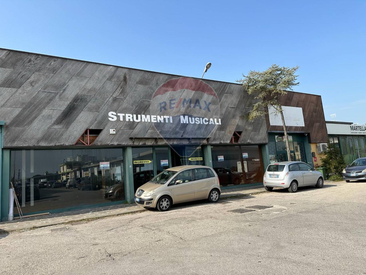 Capannone in vendita a Silvi