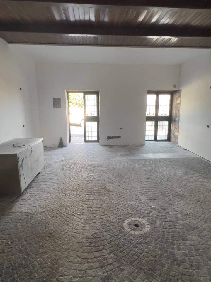 Negozio in affitto a Rocca Di Papa