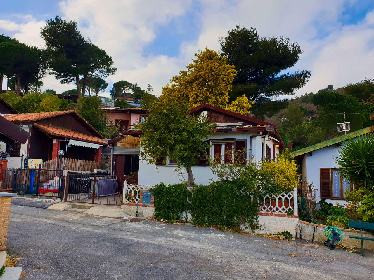 Casa indipendente in vendita a Cisano Sul Neva
