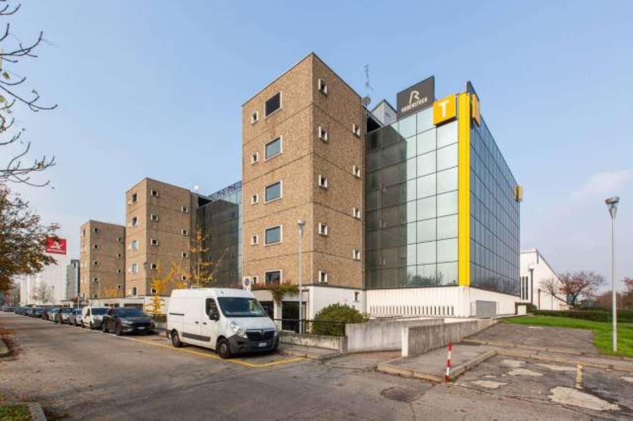 Ufficio in affitto a Rozzano