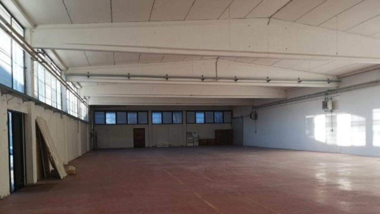 Capannone in vendita a Vigliano Biellese