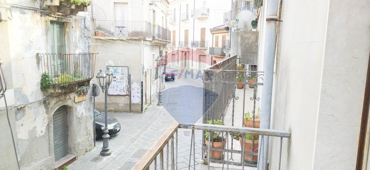 Casa indipendente in vendita a Francavilla Di Sicilia