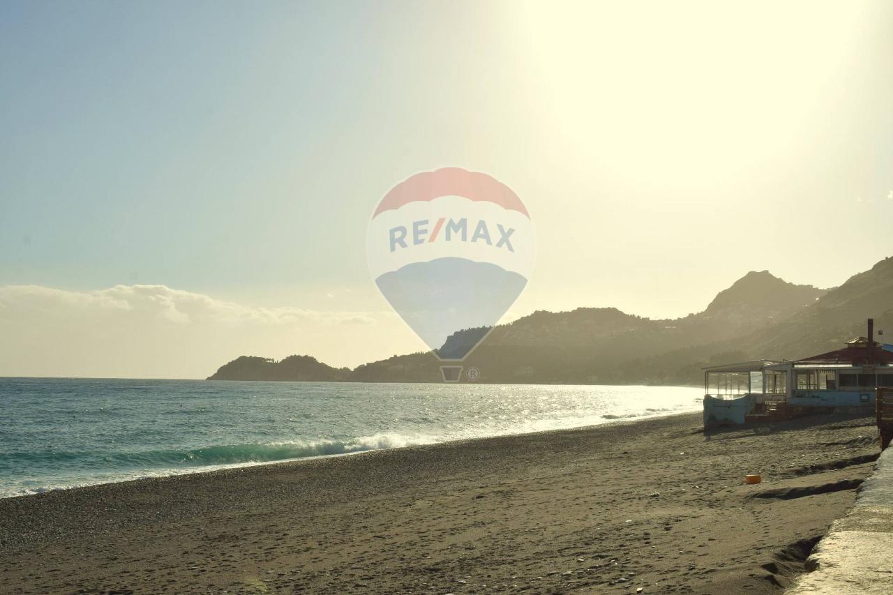 Casa indipendente in vendita a Letojanni