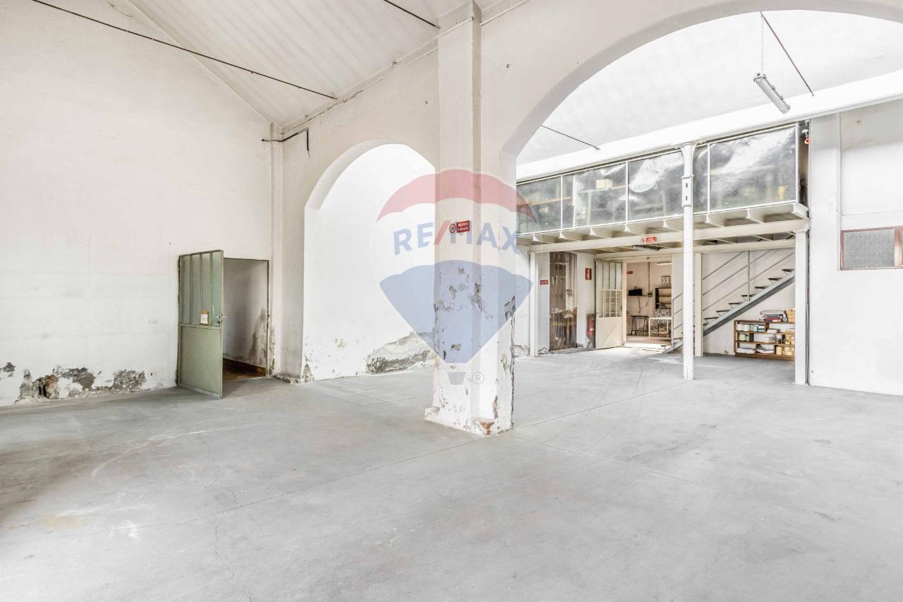 Capannone in vendita a Gallarate