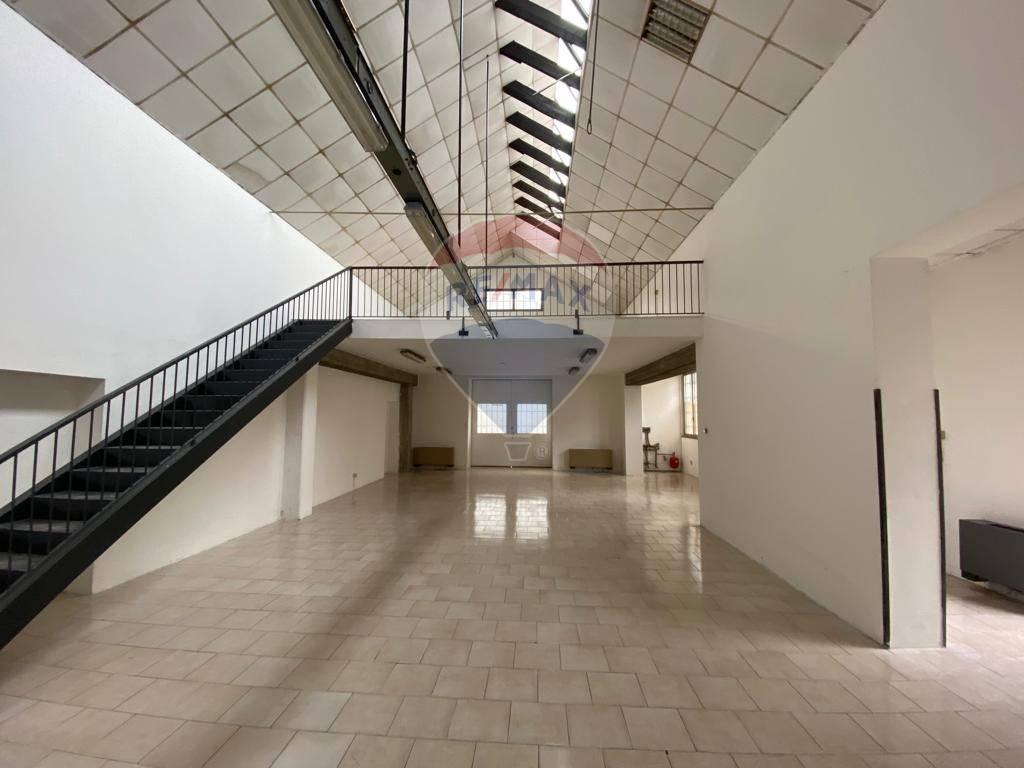 Capannone in vendita a Gallarate