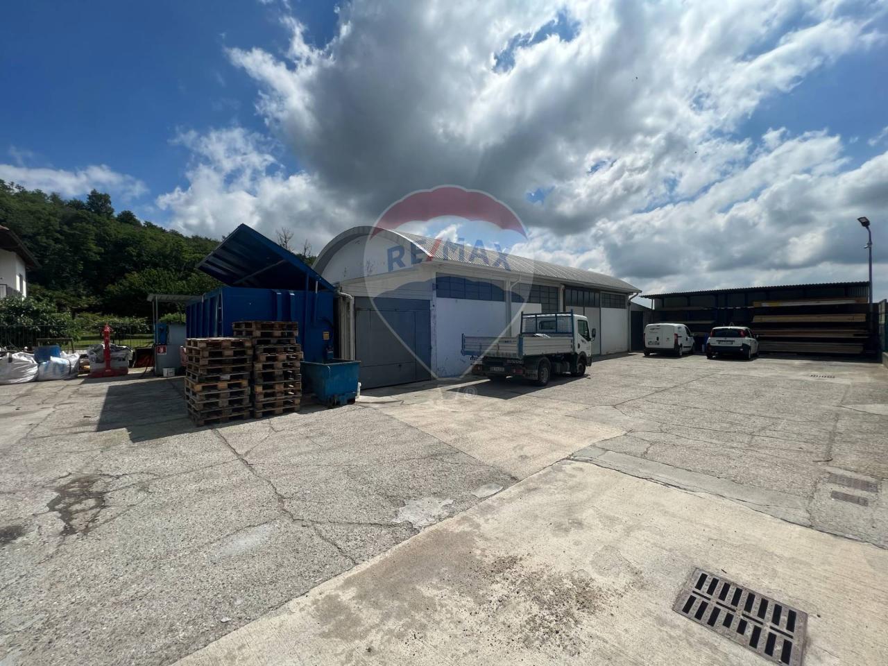 Negozio in vendita a Vergiate