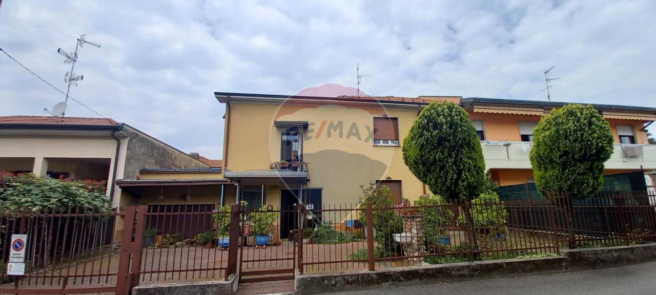 Casa indipendente in vendita a Cassano Magnago