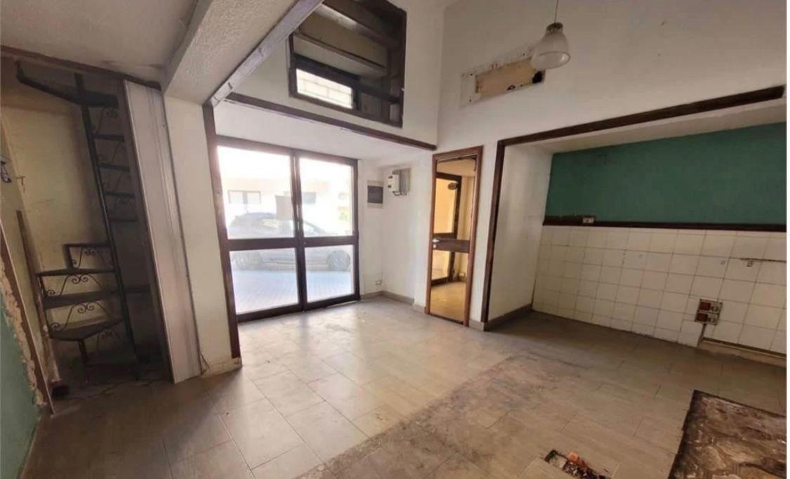 Palazzina commerciale in vendita a Siracusa