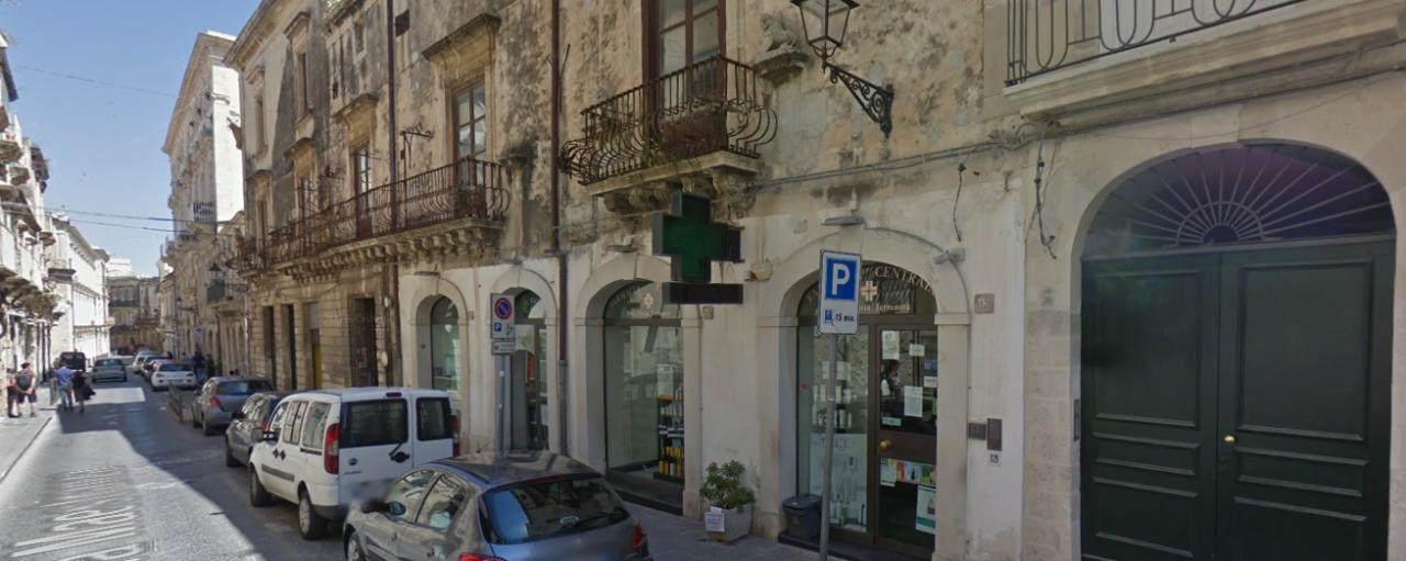 Palazzina commerciale in vendita a Siracusa