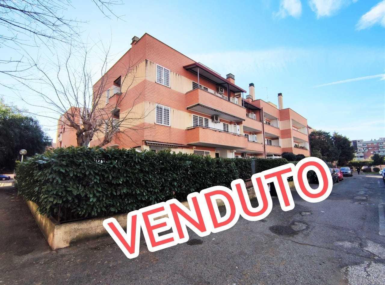 Appartamento in vendita a Roma