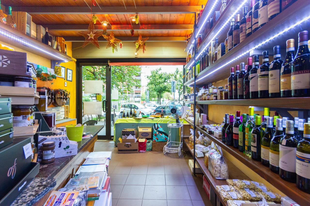 Enoteca in vendita a Torino