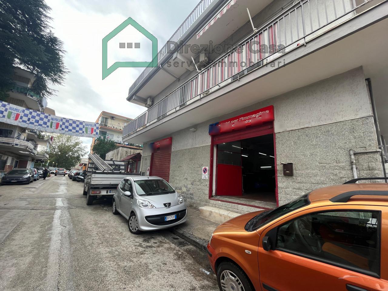 Negozio in affitto a Napoli