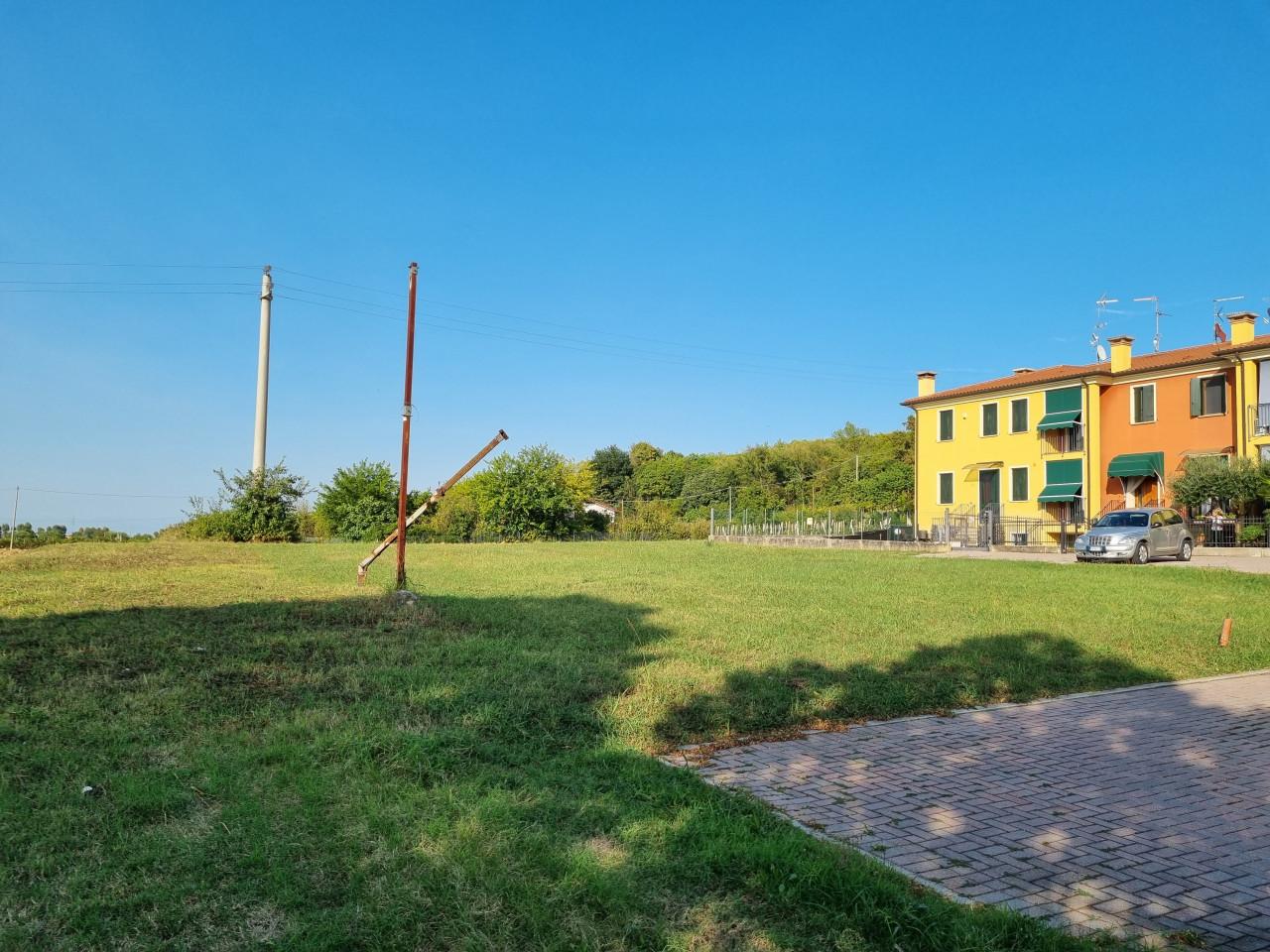 Terreno edificabile residenziale in vendita a Rovolon