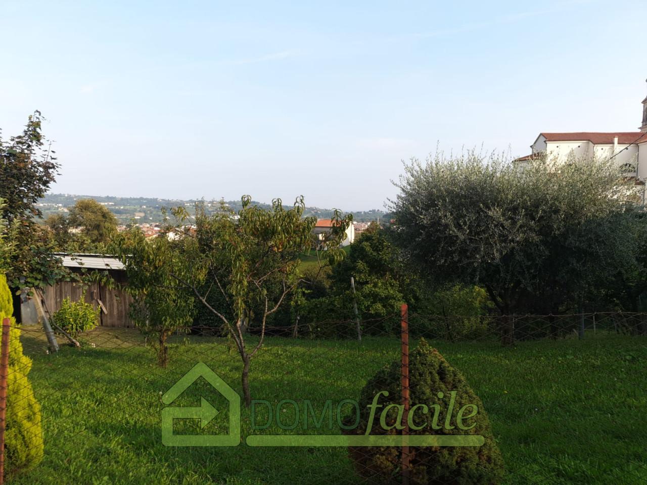 Terreno edificabile residenziale in vendita a Zugliano