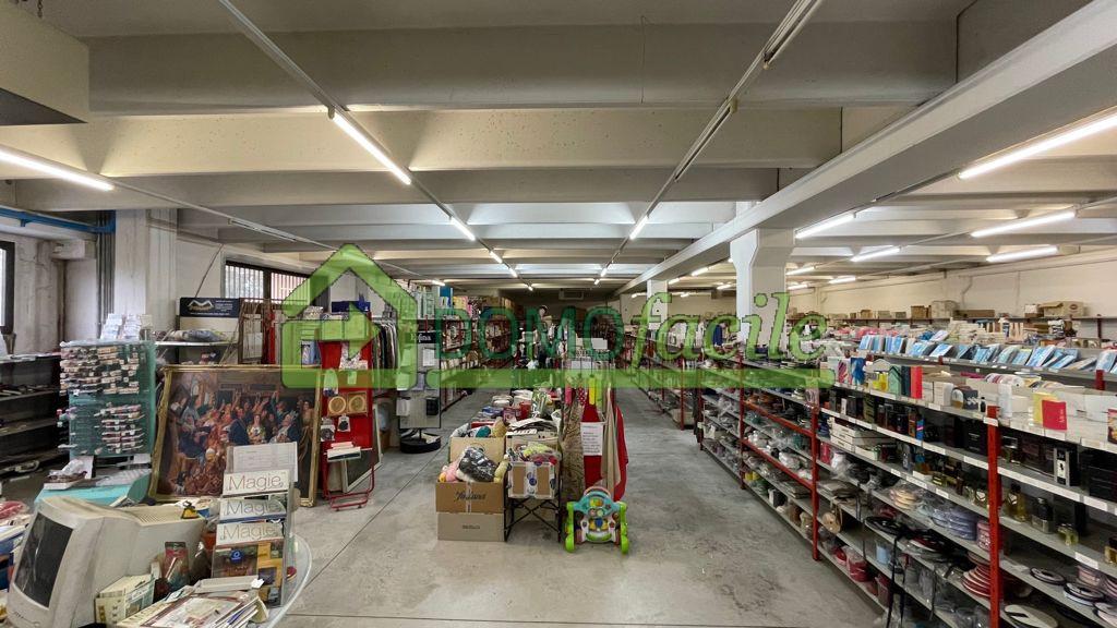 Capannone in vendita a Schio