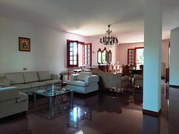 Villa in vendita a Cappelle Sul Tavo