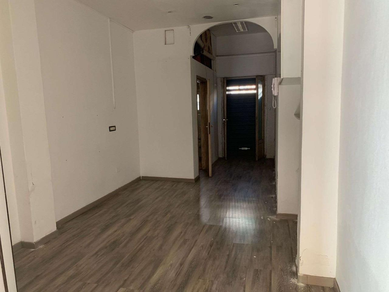 Negozio in affitto a Scandicci