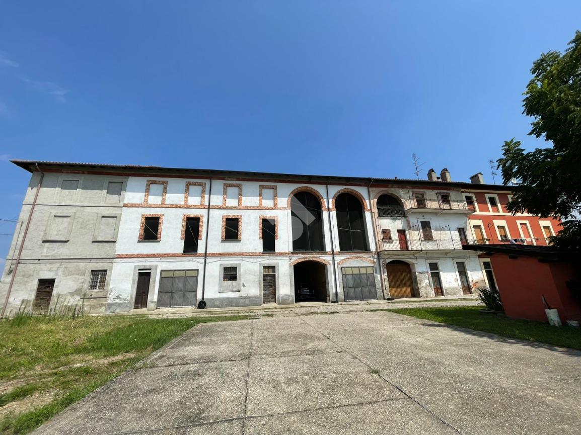 Rustico in vendita a Oleggio