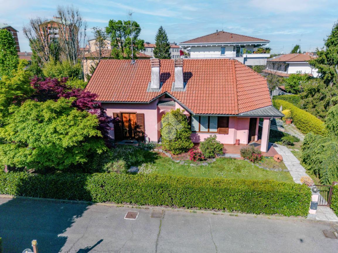 Villa in vendita a Bollate