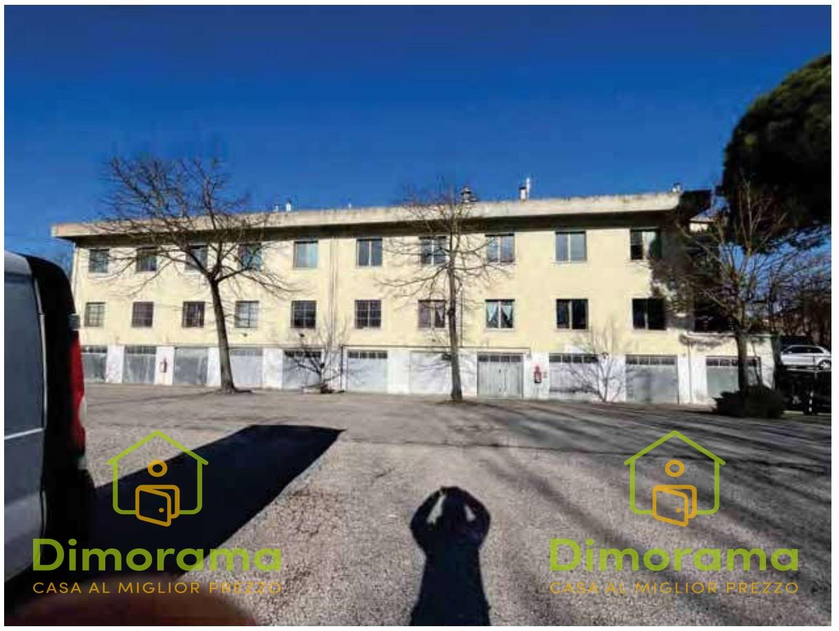 Officina in vendita a Gabicce Mare