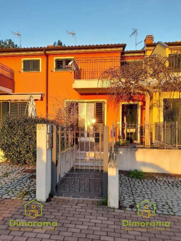 Casa indipendente in vendita a Pesaro