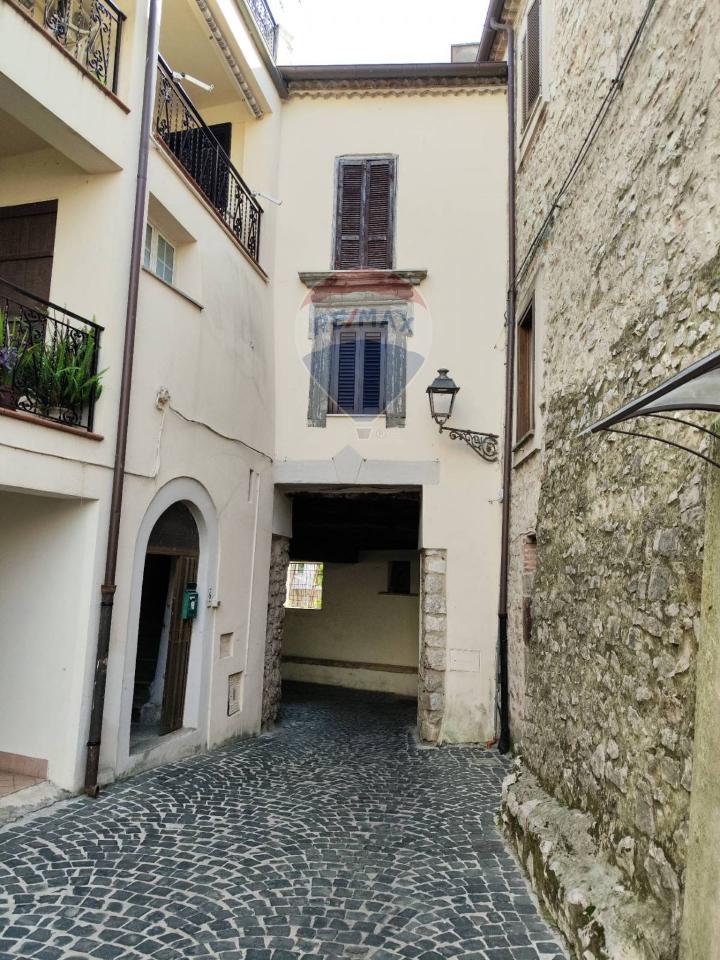 Magazzino in vendita a Villa Santo Stefano