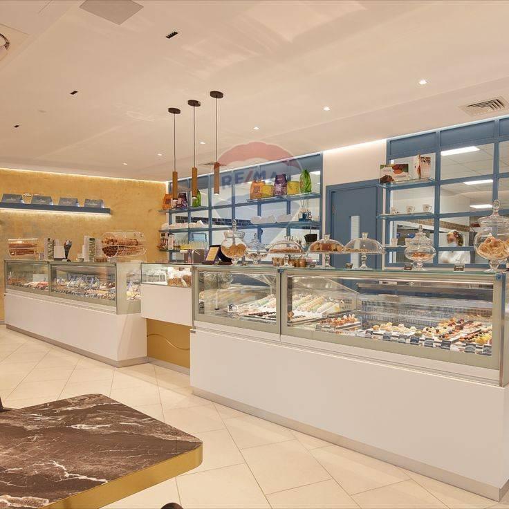 Esercizio commerciale in vendita a Roma