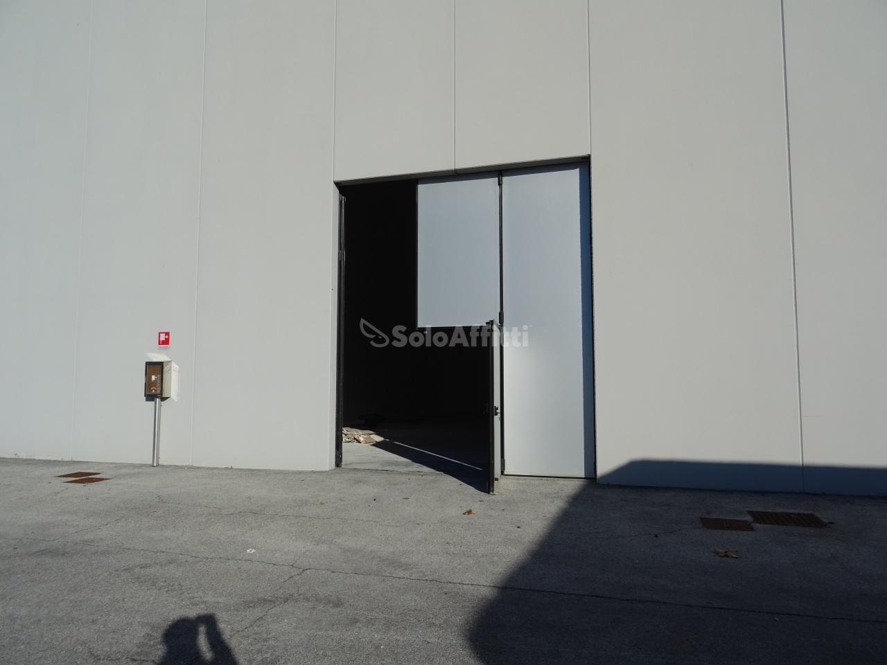 Capannone in affitto a Ancona