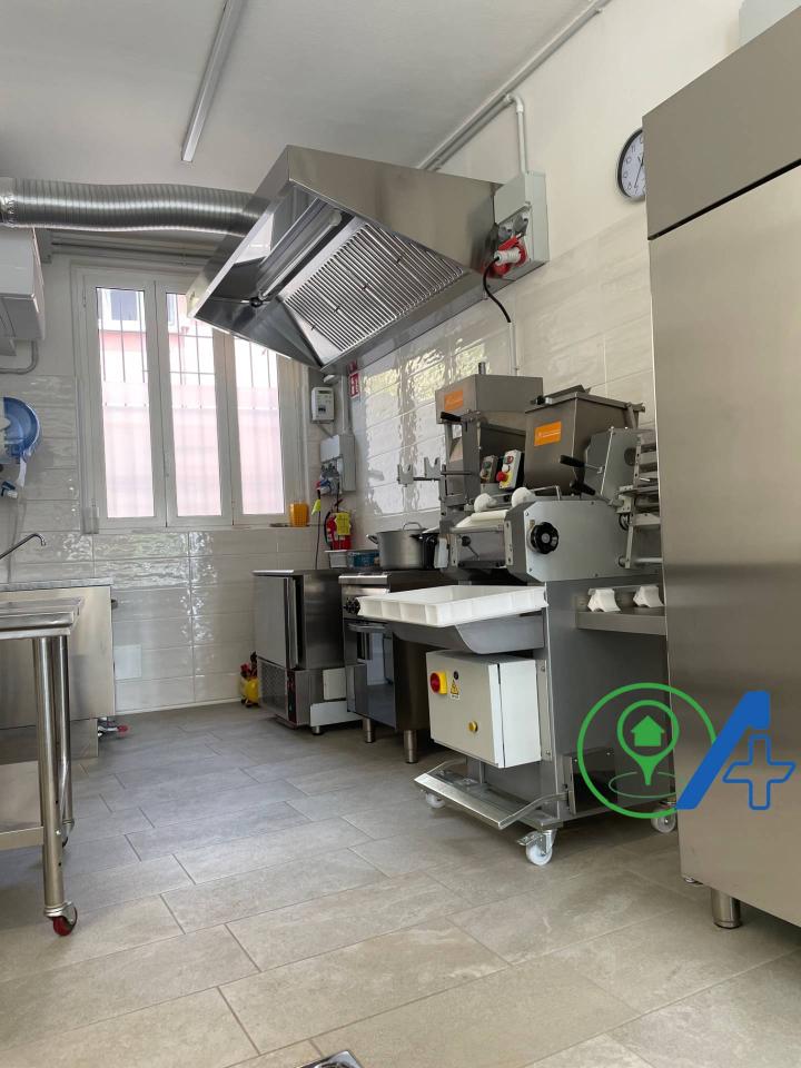 Esercizio commerciale in vendita a Castiglione Delle Stiviere