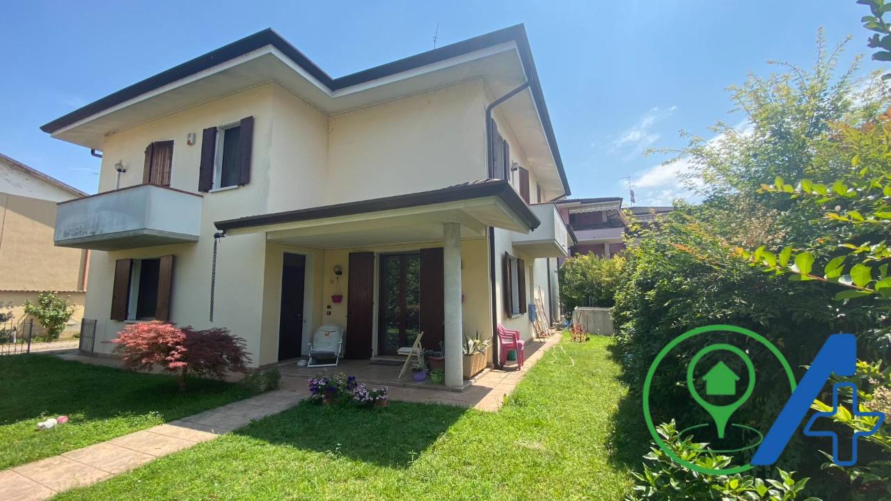 Villa in vendita a Goito